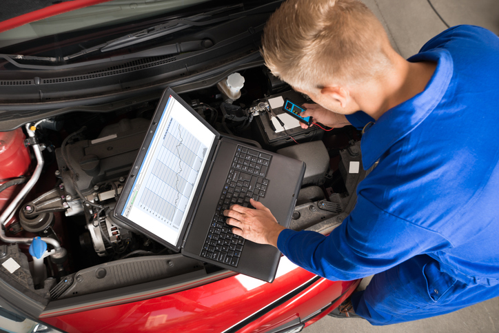 Auto Technician vs. Auto Mechanic | Differences | Duties